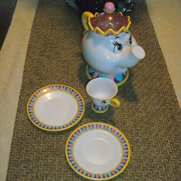 Disney | Toys | Disney Plastic Mrs Potts Teapot And Chip Tea Cup Set ...